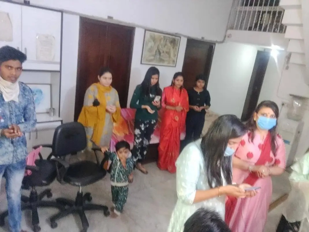 Aadi paying guest in Karkardooma delhi - gharjaisapg.com